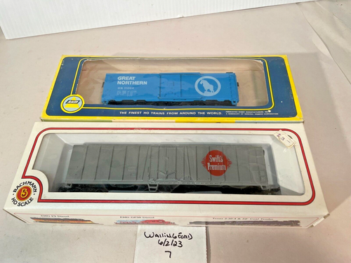 HO Gauge AHM Great Northern Box Car #31064 Bachmann Swift Reefer | eBay