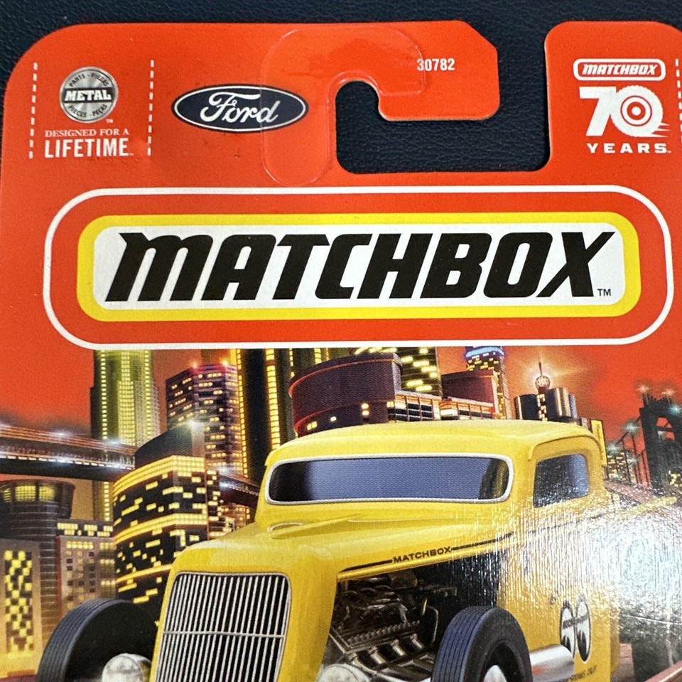 👉2023 Matchbox 70th Anniversary 🚘 '35 FORD PICKUP YELLOW MOONEYES 47/ ...