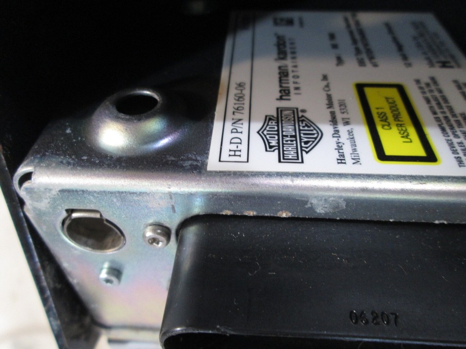 06-13 OEM Harley Touring Harmon Kardon Am/Fm Radio CD player, XM module ...