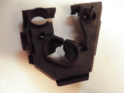 MERCEDES BENZ MB GENUINE BRACKET LINE PIPE BRACKET BOTTOM RIGHT ...