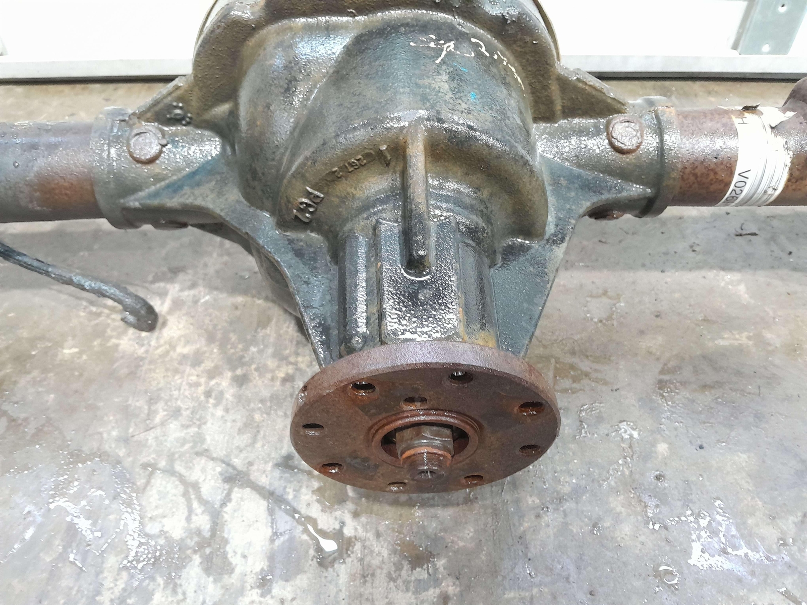 03 - 11 Mercury Grand Marquis Rear Axle Assembly 2.73 Ratio OEM ...