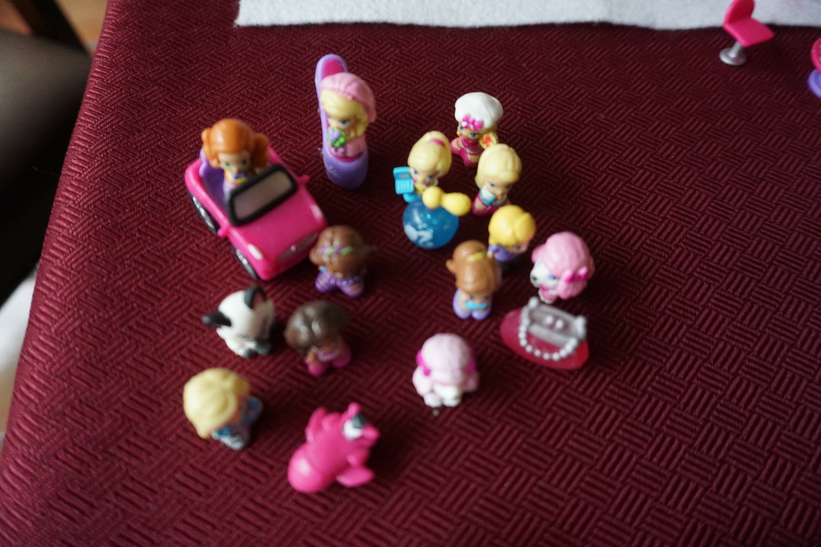 SQUINKIES BARBIE DREAM HOUSE PLAY DISPENSER + ADDITIONAL BARBIE ITEMS ...