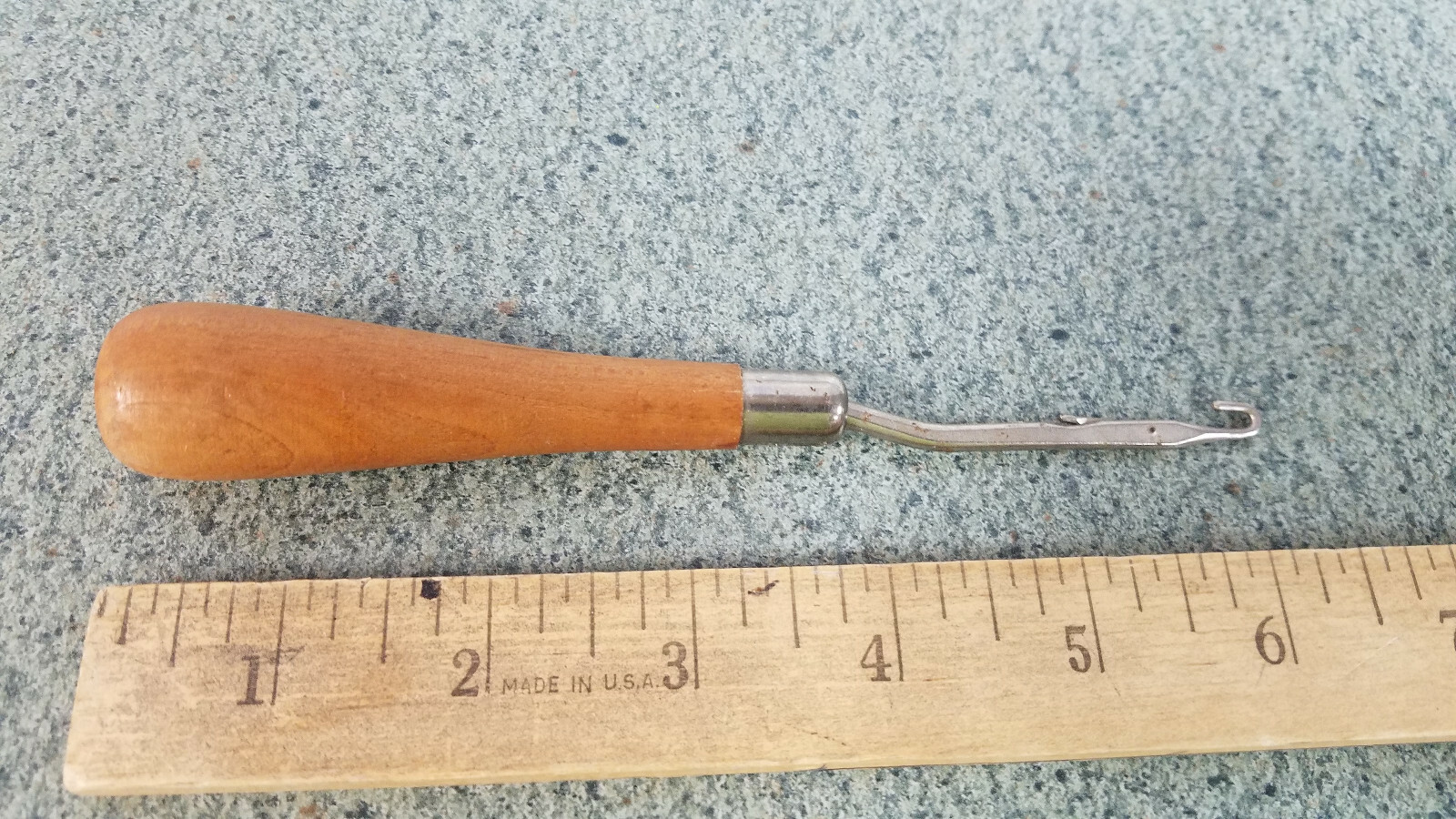 VINTAGE LATCH HOOK RUG TOOL 6" Made in Korea Wood Handle | eBay