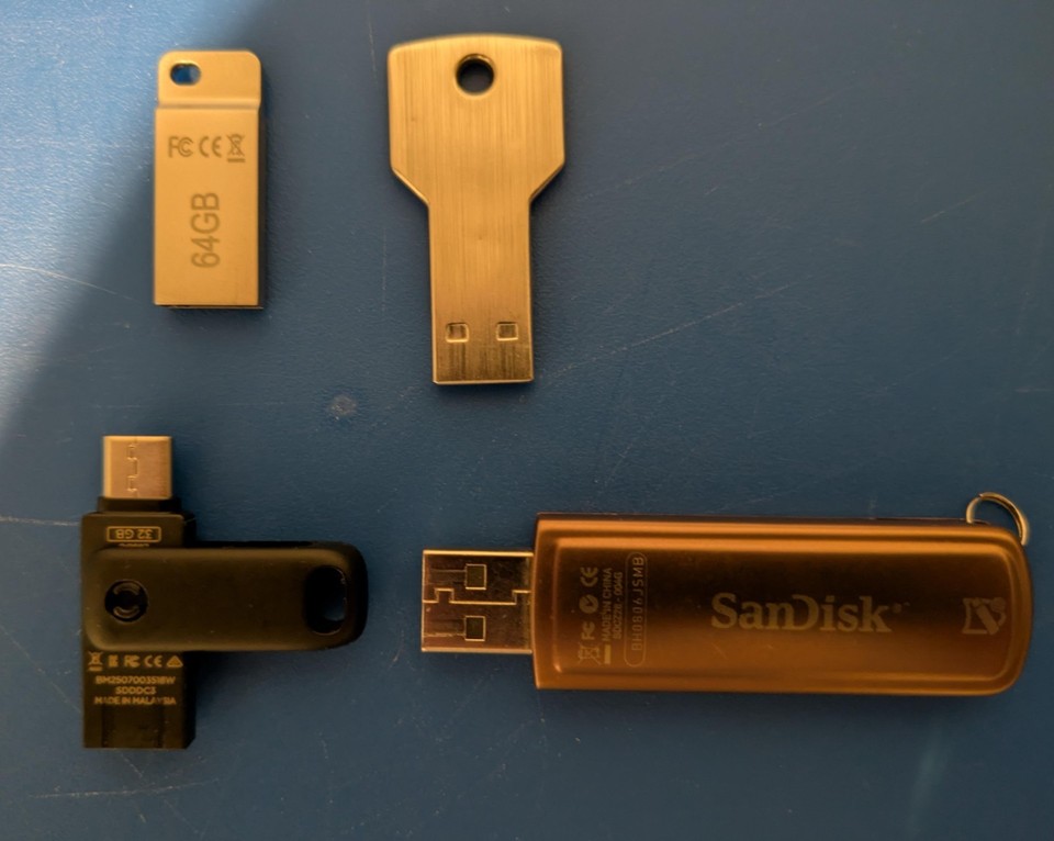 Lot of USB Flash Drives - SanDisk Titanium, Verbatim, LaCie, 4GB 8GB ...