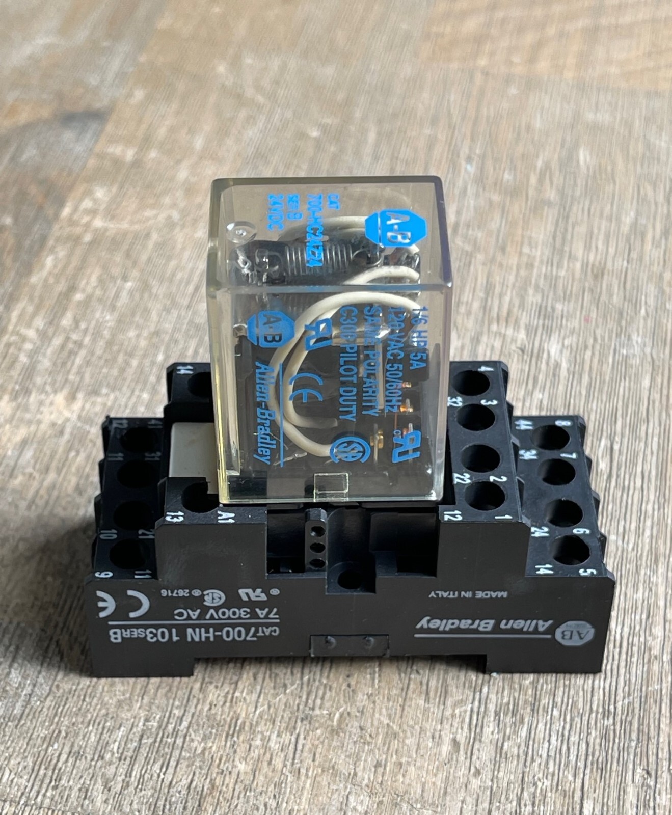 ALLEN BRADLEY 700-HC24Z24 SER B RELAY 24VDC 14 PIN WITH 700-HN103 ...