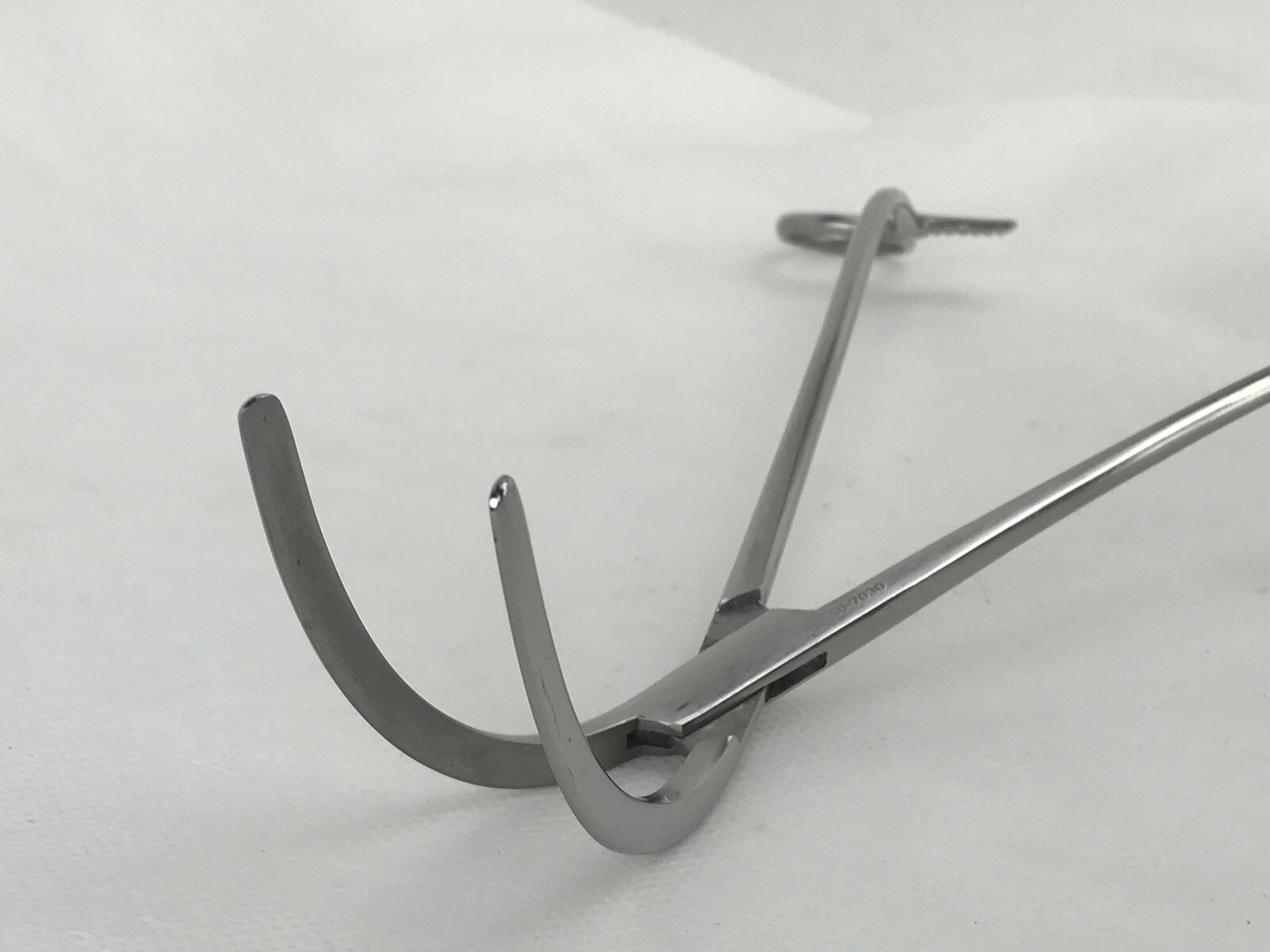 V Mueller SU7030 Foss Anterior Resection Clamp Curved Blades And Shanks ...