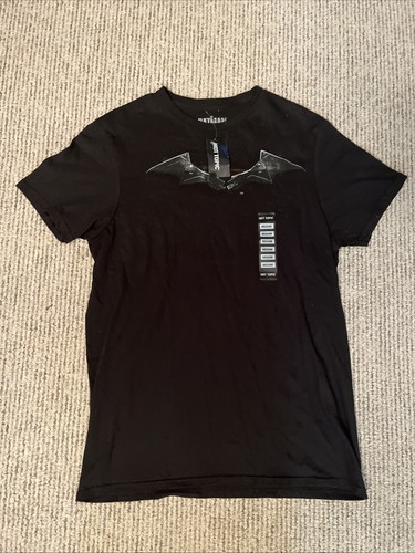NWT The Batman 2022 T Shirt Hot Topic Adult M DC Comics Film Medium | eBay