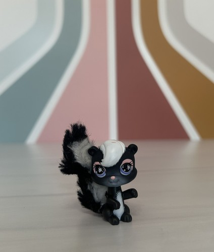 Authentic Littlest Pet Shop (LPS) #641 Skunk Real Fur Fluffy Tail Blue ...