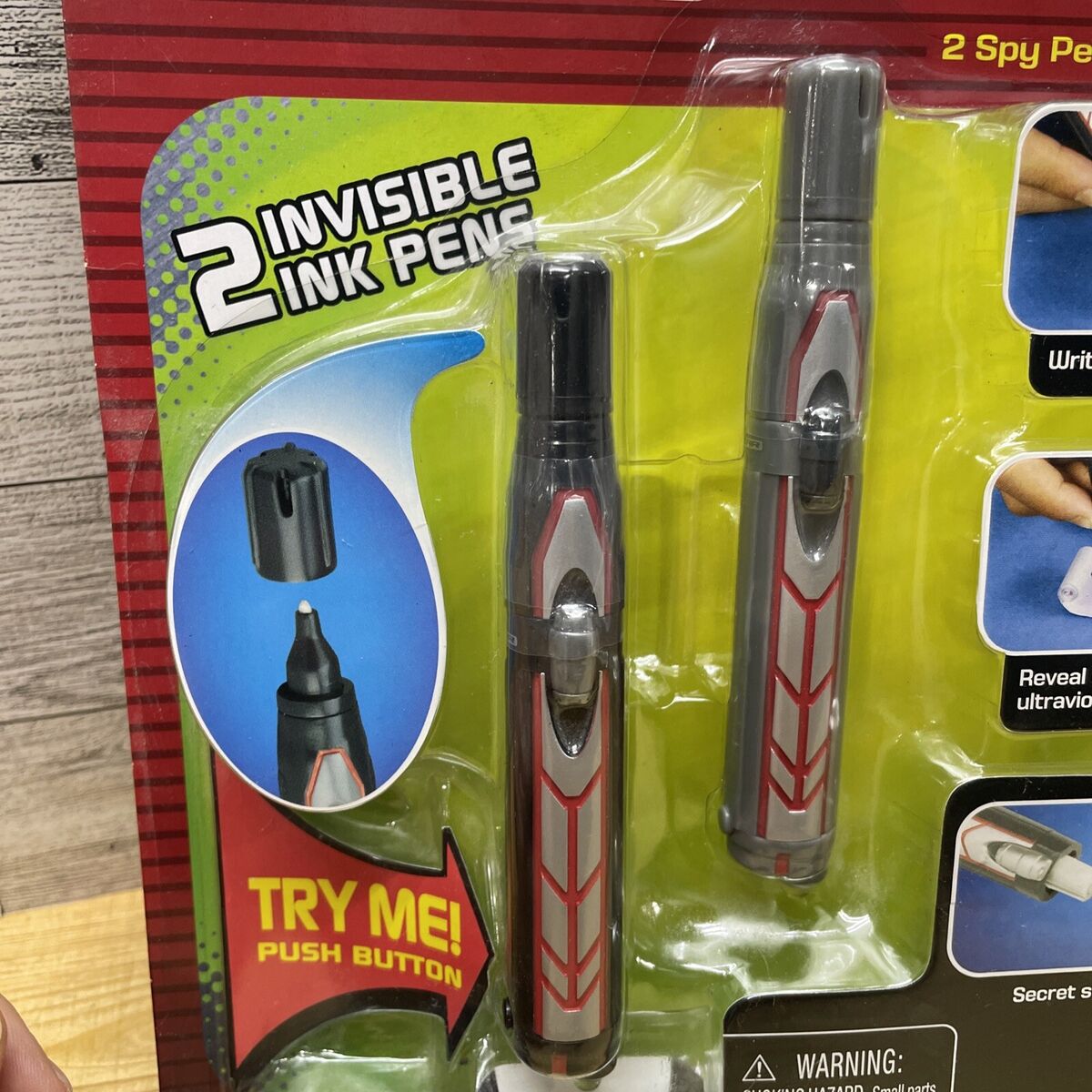 Spy Gear UV Light Pen Kit + INVISIBLE Ink - Secret Messages Spy Gear UV Light Pen Kit + INVISIBLE Ink - Secret Messages