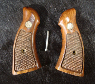 Smith & Wesson S&W 10 15 19 K Square Revolver Factory Goncalo Alves ...