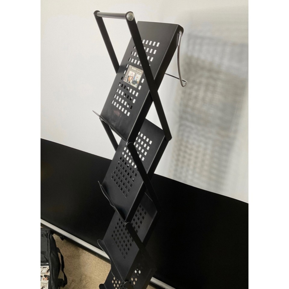 Mark Bric SWINGUP LITERATUR VITRINENSTÄNDER in Tragetasche | eBay.de