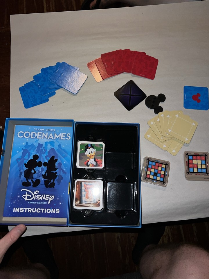 Codenames Disney Family Edition USAopoly Strategy Game COMPLETE in ...