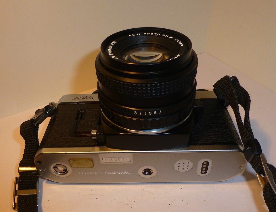 FUJICA FUJI AX-1 35mm FILM SLR with 50mm F1.9 FM LENS & CASE, WORKING ...