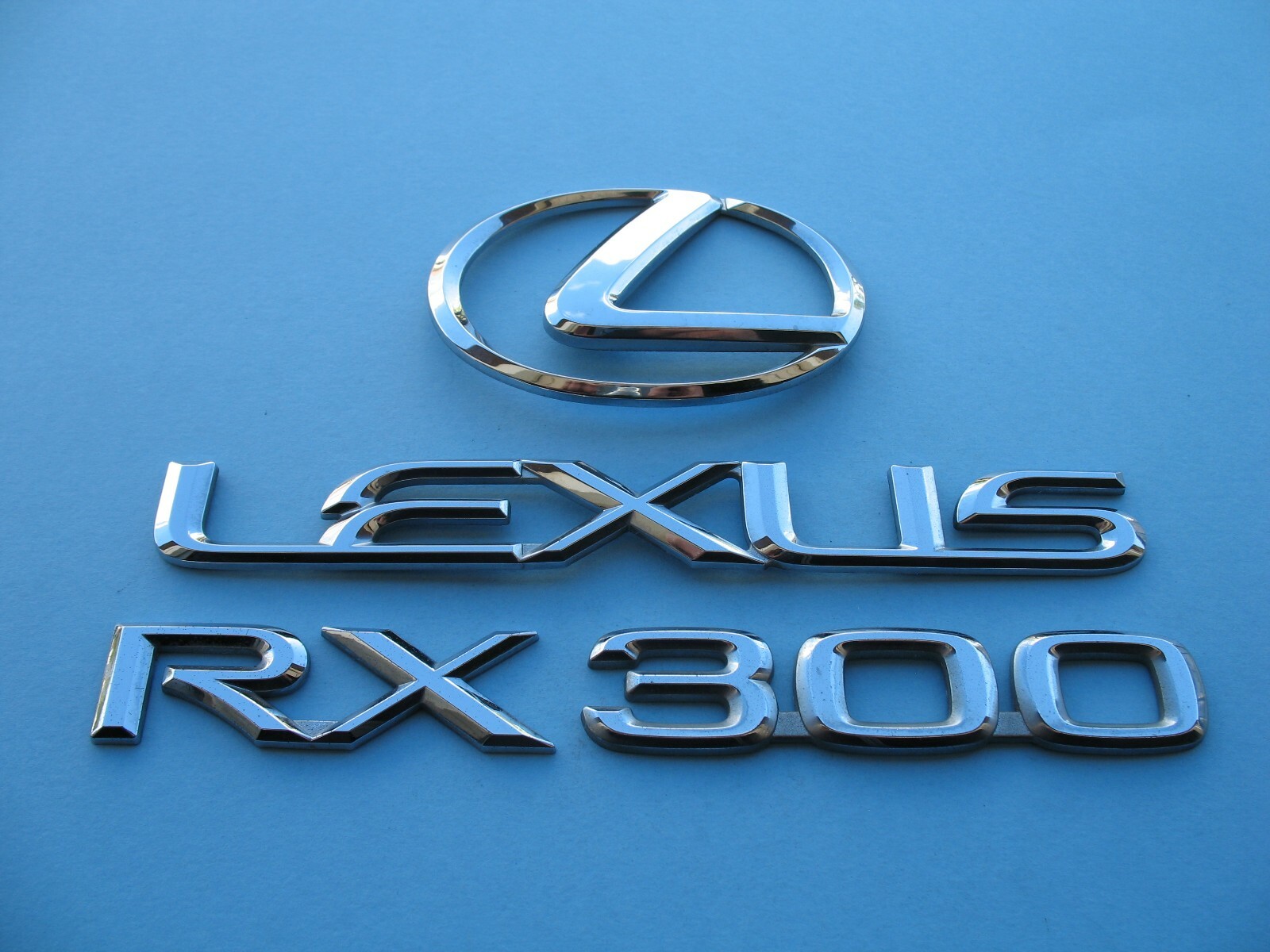 99 00 01 02 03 LEXUS RX300 REAR CHROME EMBLEM LOGO BADGE SIGN OEM USED ...
