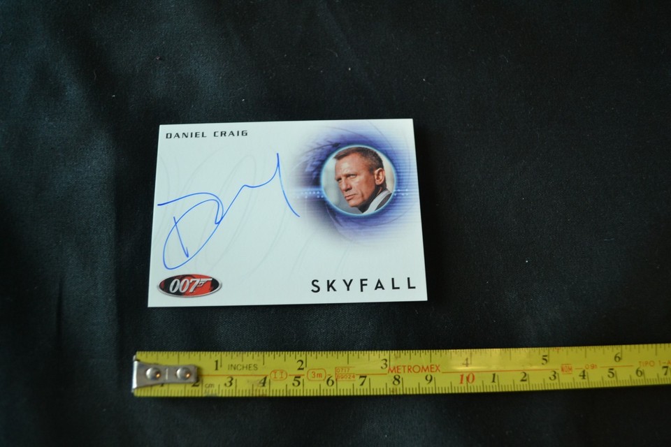 James Bond Autograph Card Daniel Craig as 007 A228 Rittenhouse 2012 ...