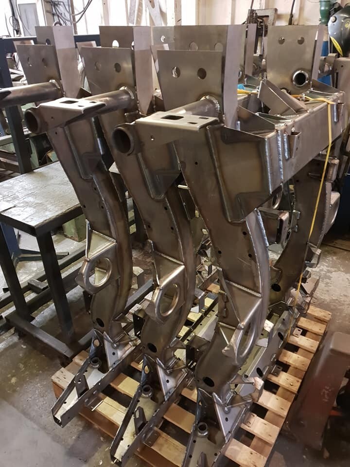 LANDROVER DEFENDER 90 TDI REAR REPLACEMENT HALF CHASSIS HEAVY DUTY 3MM ...