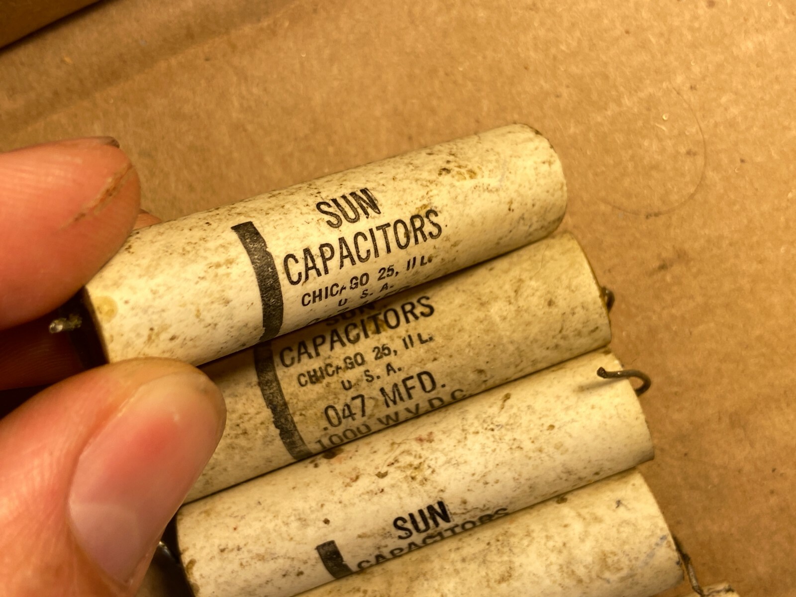 Lot of 5 Vintage White Sun .047 uf 1000v Guitar Amp Tone Capacitors ...