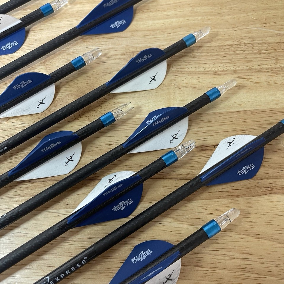 Carbon Express Maxima Blue Streak 250 w/inserts and Bull Dog Collar 11 ...