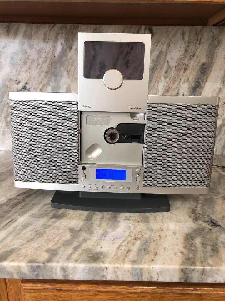 BROOKSTONE SLCDv2.0 CD PLAYER AM FM CLOCK RADIO AUDIO STEREO SYSTEM ...