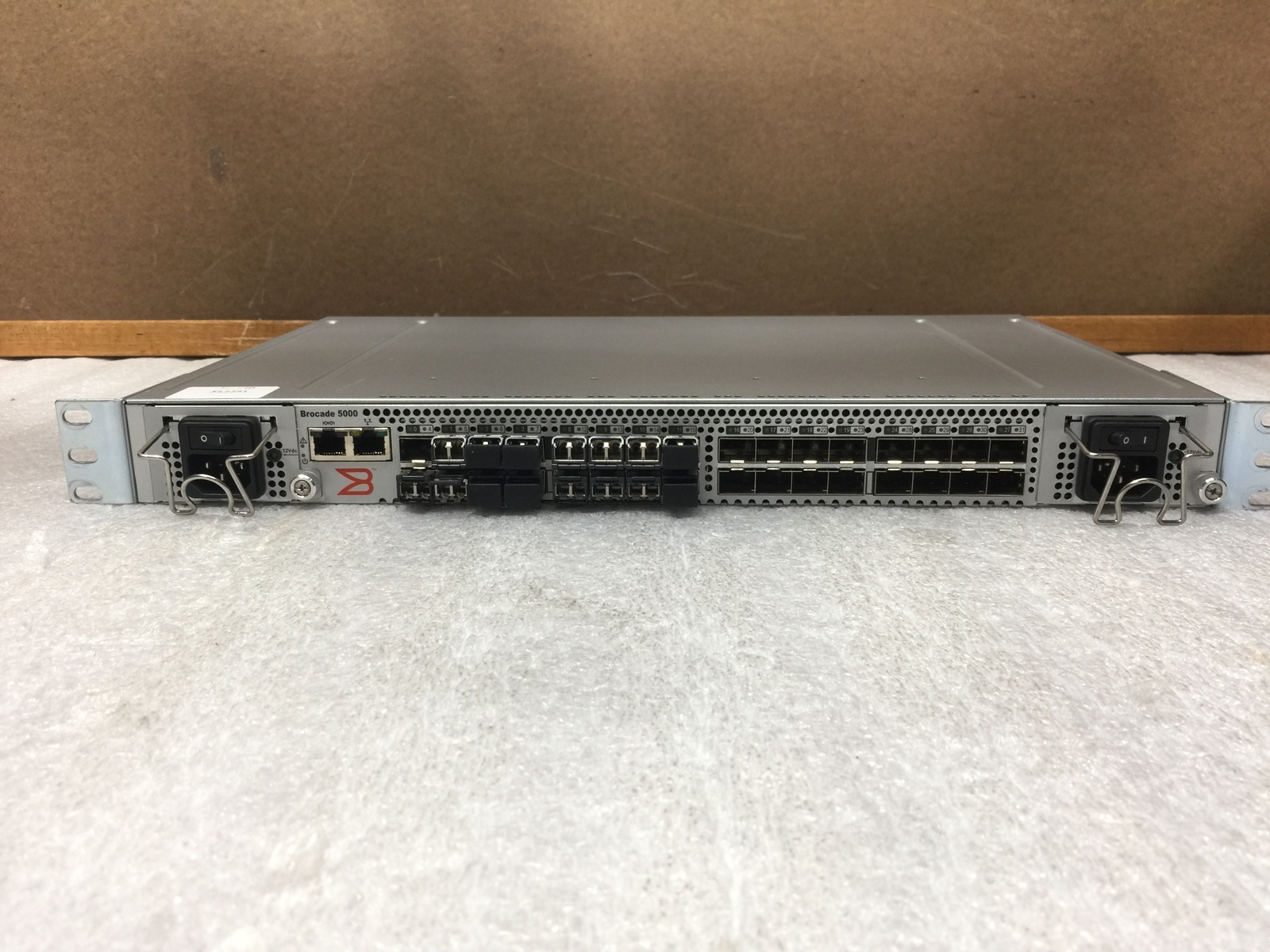 EMC Brocade 5000 DS-5000B Fibre Channel Switch With 24 Transceivers ...