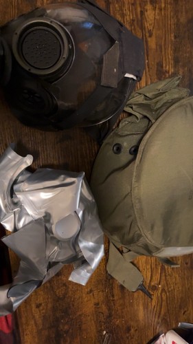 US Military M40 Gas Mask with Bag 40mm Filter c2a1 Clear/Dark Lenses ...