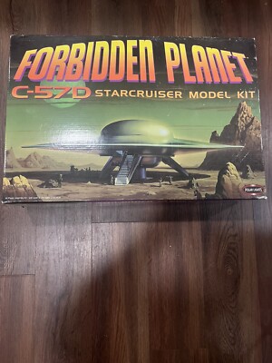 NEW Forbidden Planet C-57D Starcruiser 1:72 Model Kit - New | eBay