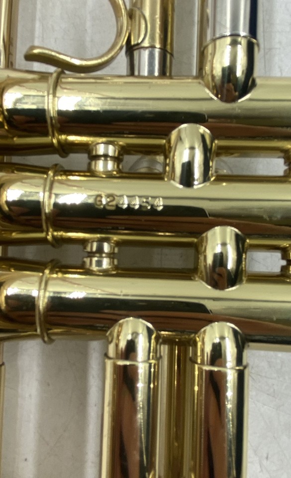 Getzen Gold Brass Finish Trumpet With Mouthpiece Valve & Case (No ...