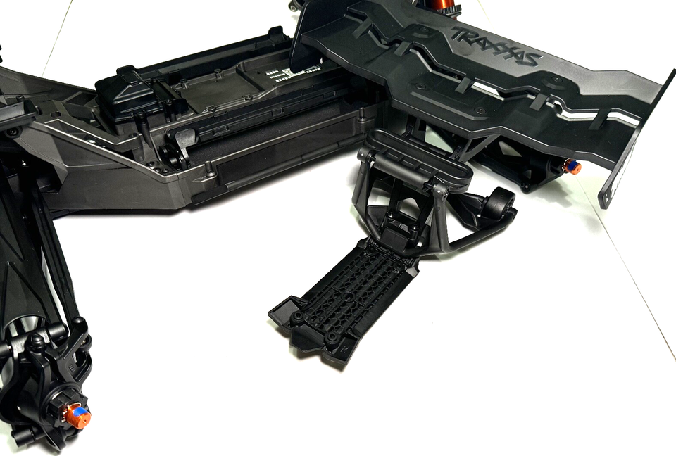 TRAXXAS XRT 8S ORANGE 1/5 MONSTER TRUCK 4WD ROLLER SLIDER CHASSIS 78086 ...