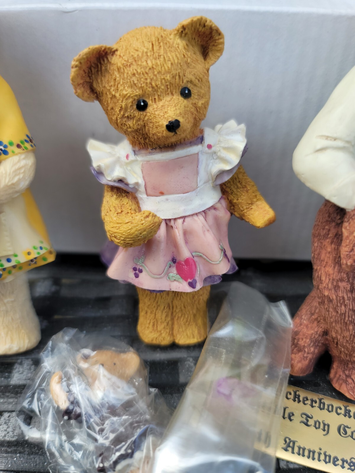 KNICKERBOCKER 75th ANNIVERSARY TEDDY BEAR FAMILY & DISPLAY CABINET ALL ...