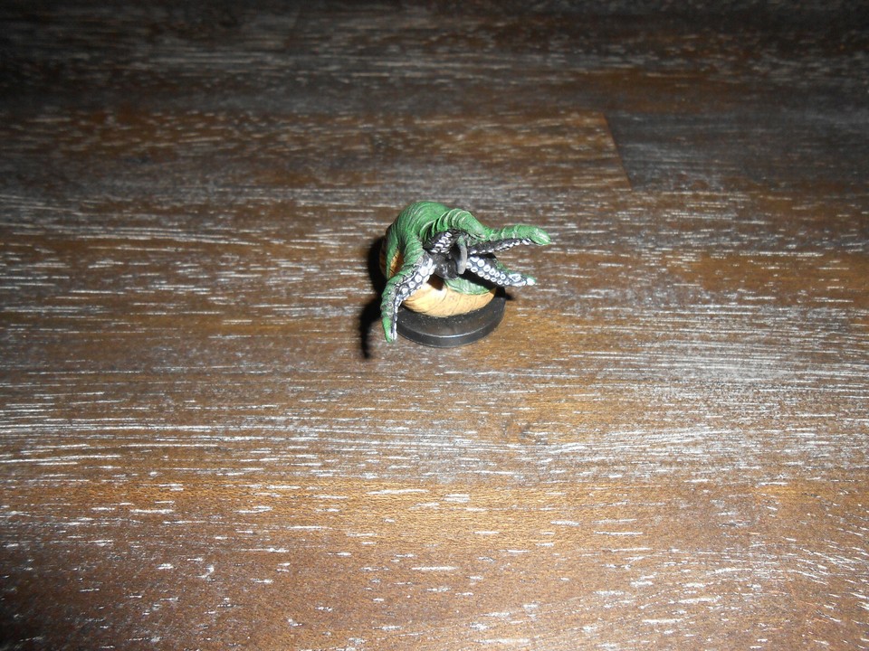 Grick D&D Miniature Giants of Legend mini Dungeons Dragons Pathfinder ...