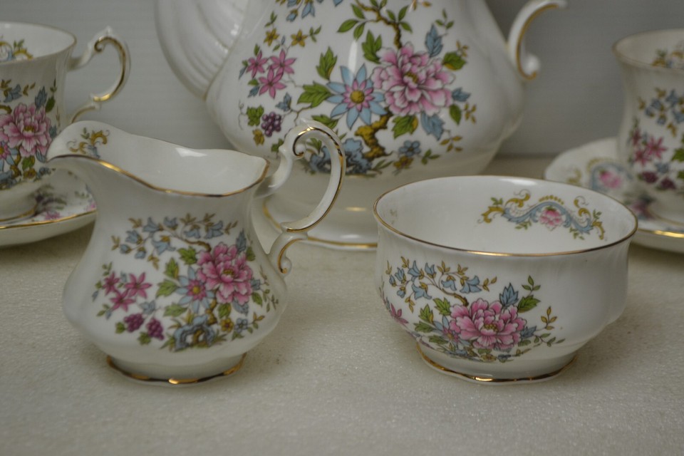 Vintage Royal Standard Tea set 7 pc fine bone china gold trim England ...