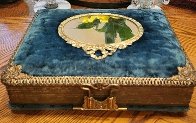 Antique Victorian Photo Album Velvet 63 Cabinet Cards Tintypes Pictures ...