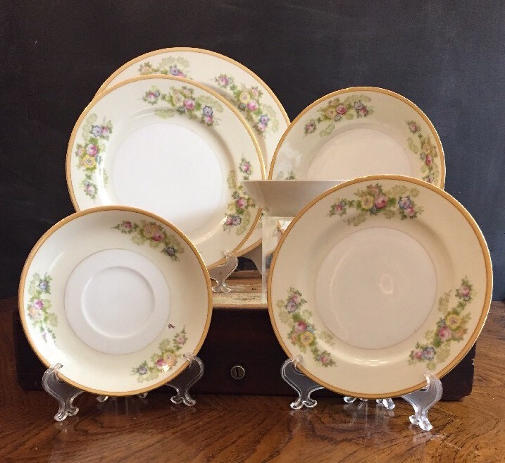 Meito China Bouquet Pattern 7 Vintage Meito China Dinner Plates In The
