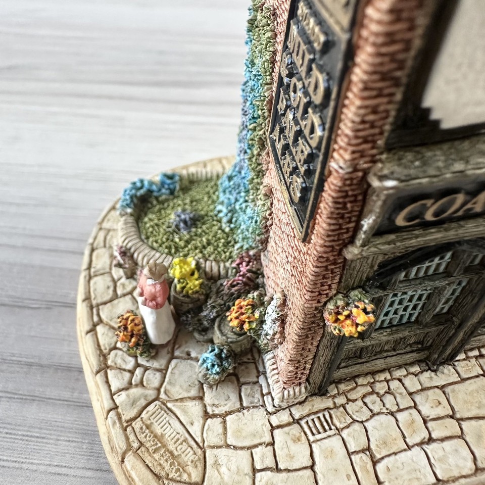 Lilliput Lane The Coach & Horses L2112 Collectable Miniature Vintage ...