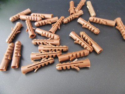 500Pcs Wing Type Easy Fix Brown Nylon Wall Plugs Screw | eBay Australia