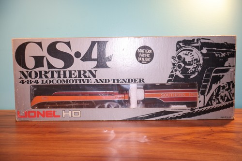Lionel Southern Pacific Daylight GS4 Steam Locomotive and Tender ...