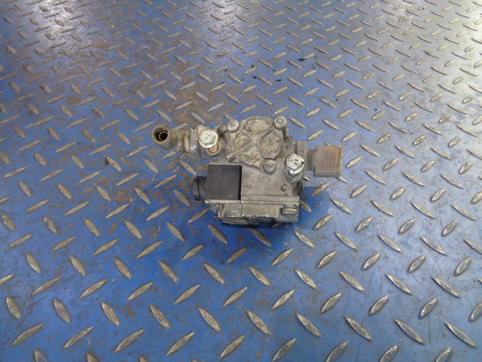 2009 VOLVO D13 435HP ABS MODULATOR VALVES STEERLING CONDOR PART NO ...