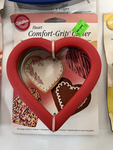 Wilton Comfort Grip Cookie Cutters Lot Bear Butterfly Cake Square ...