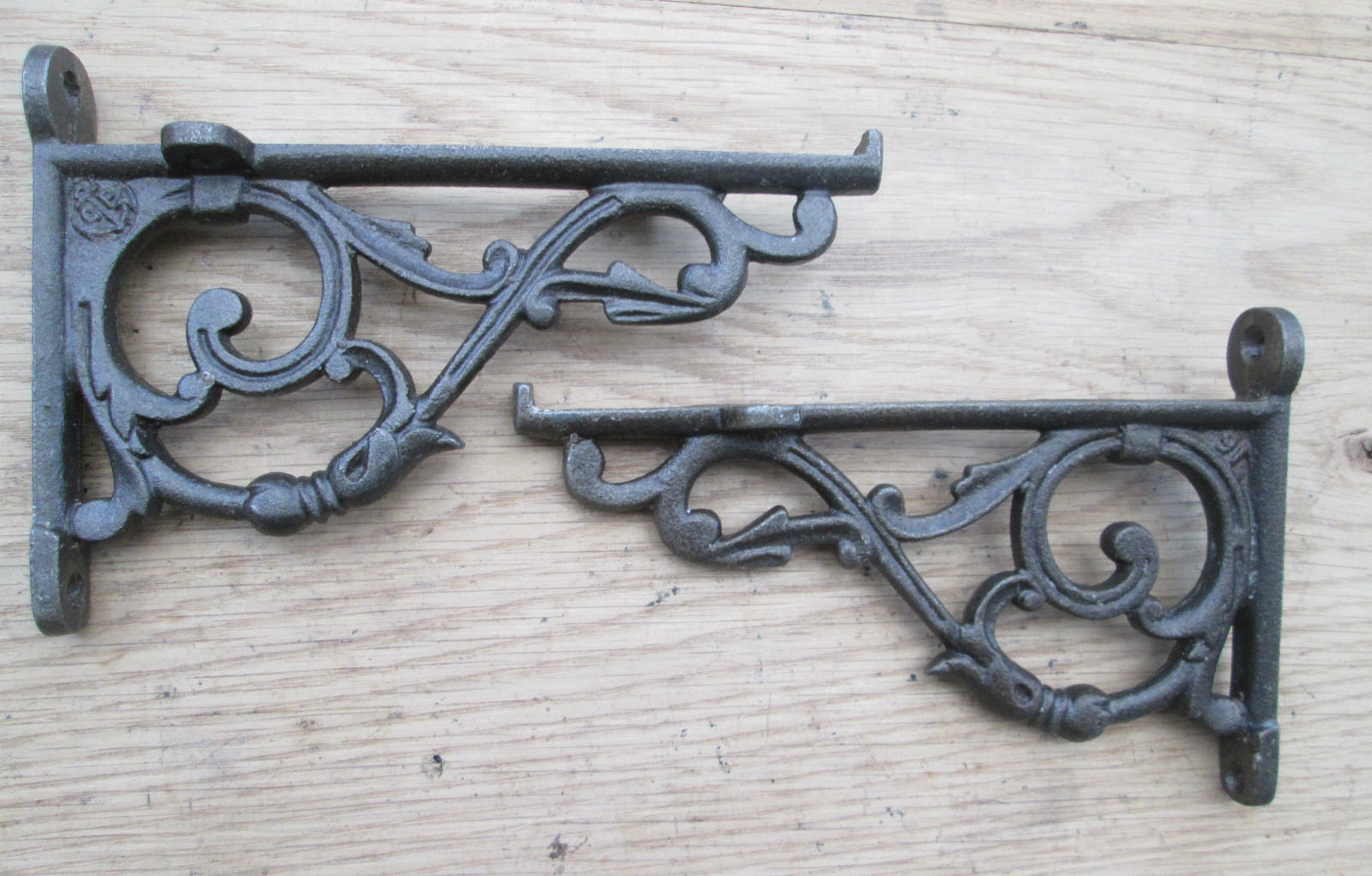SMALL- Pair of VICTORIAN STYLE ACANTHUS SHELF BRACKETS CISTERN WALL ...