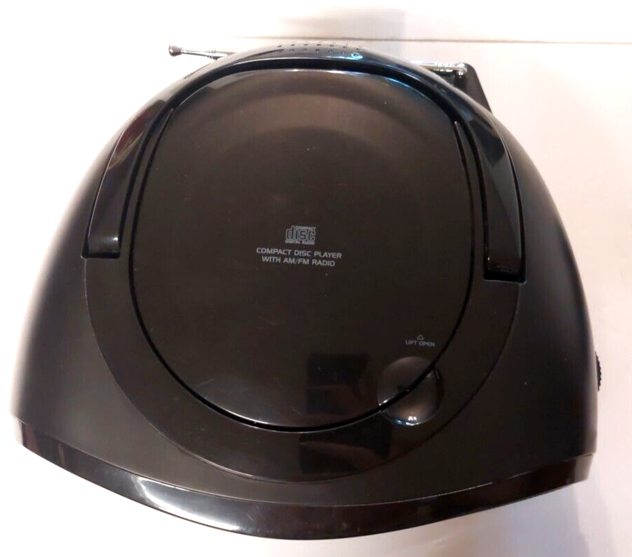 Insignia- Insignia CD/ AM/FM Radio Boombox Black NS B4111 In Original ...