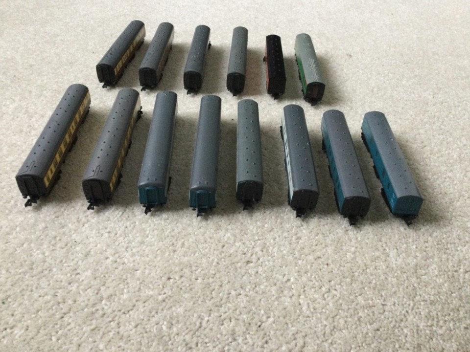 N gauge coaches x 21. Grafar x 14. Non branded x 7. Reasonable/good ...