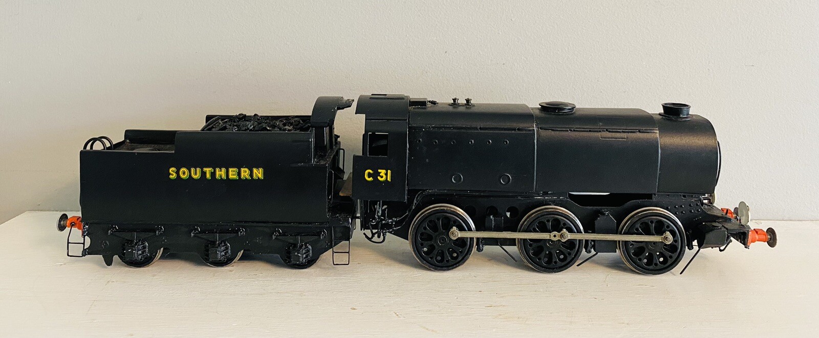 O Gauge Kit Built Southern Region Q1 Class C31 Black / Sunshine Livery ...
