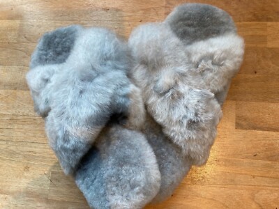 WOMENS LUXURY FLUFFY GREY CROSSOVER SLIPPERS, SIZE 5-6, NEW | eBay UK
