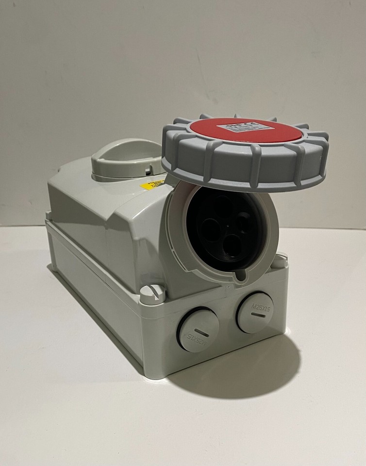 OEM WALL SOCKET Interlock Switched, 440V-32A 3P+E 3H | eBay