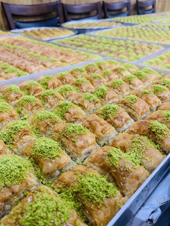 Turkish Premium Baklava Fresh Gaziantep Pistachio Baklawa 1KG Best ...