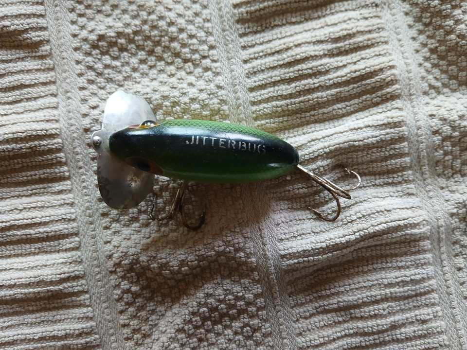 Vintage Fred Arbogast Jitterbug 5/8oz. 3" long #1 hooks original box ...