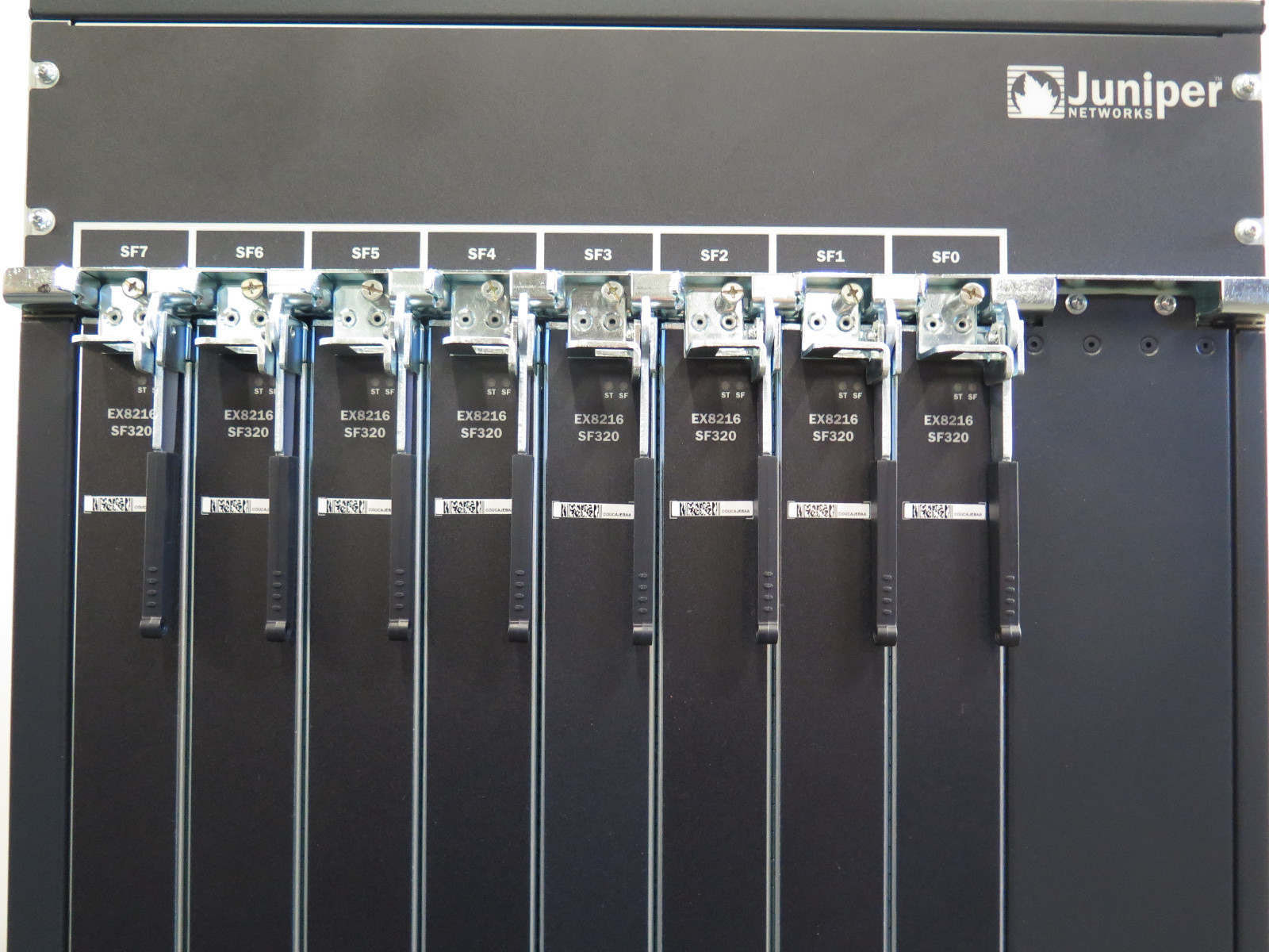 Juniper EX8216 Redundant AC Fabric Switch, EX8200-8XS EX8200-48T EX8200 ...