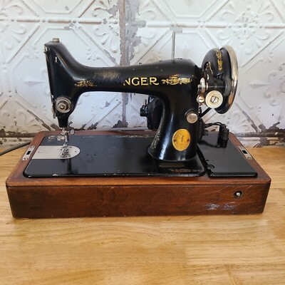 1923 Ornate Black Gold Antique Singer Sewing Machine Locking Bentwood ...