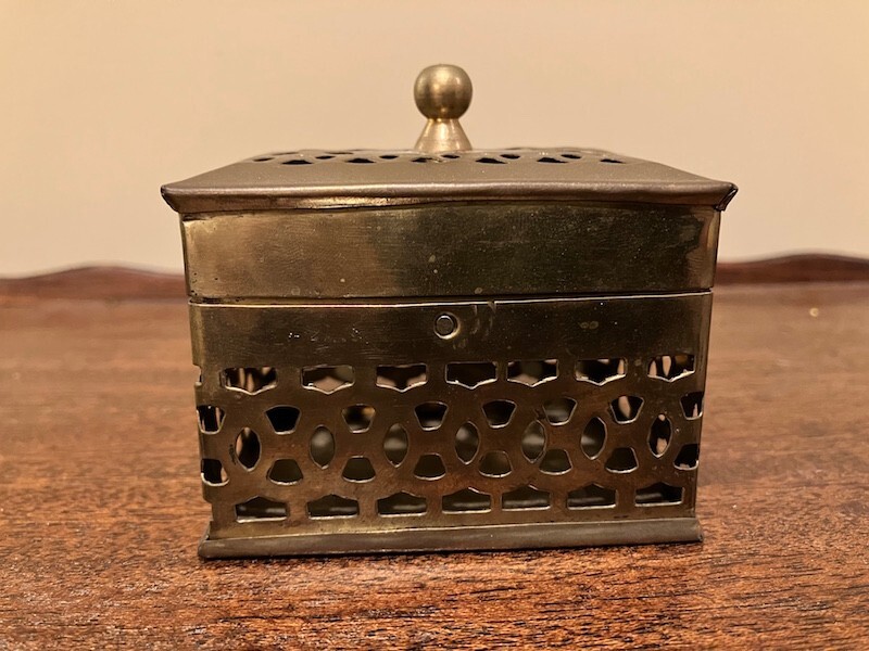 DELIGHTFUL DECORATIVE SMALL (3" x 2" x 2") VINTAGE BRASS MATCHBOX | eBay