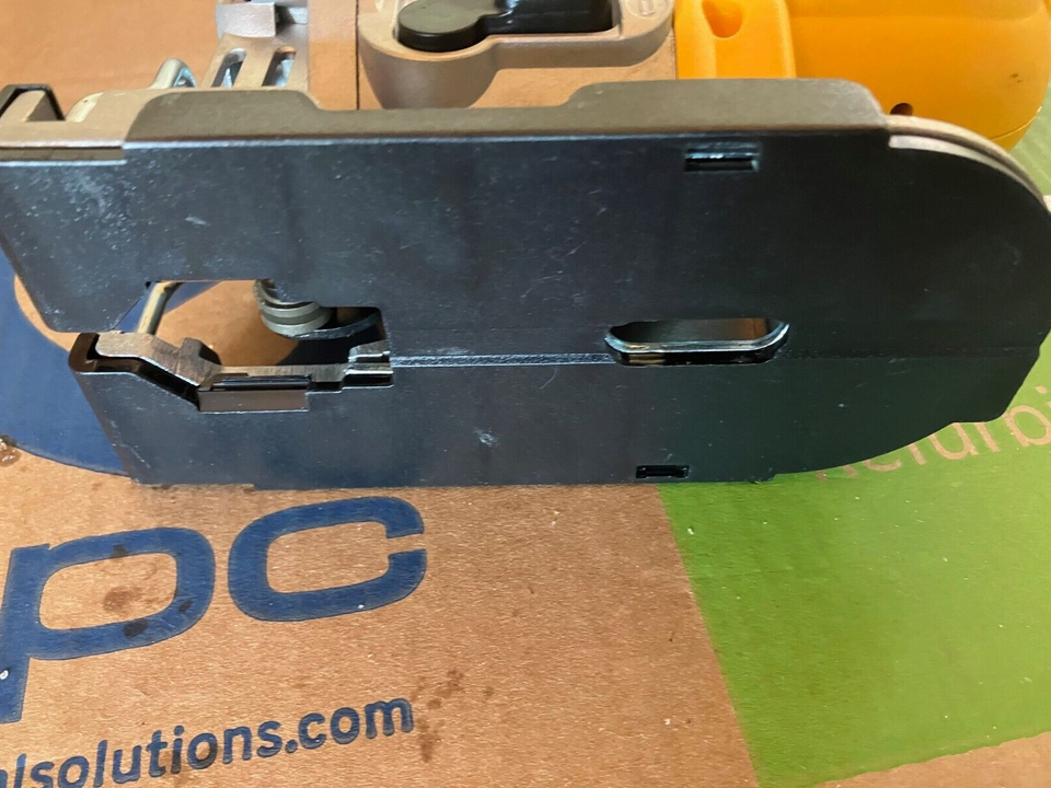 DEWALT DCS331B 20V MAX Variable Speed Li-Ion Cordless Jig Saw DCS331 ...